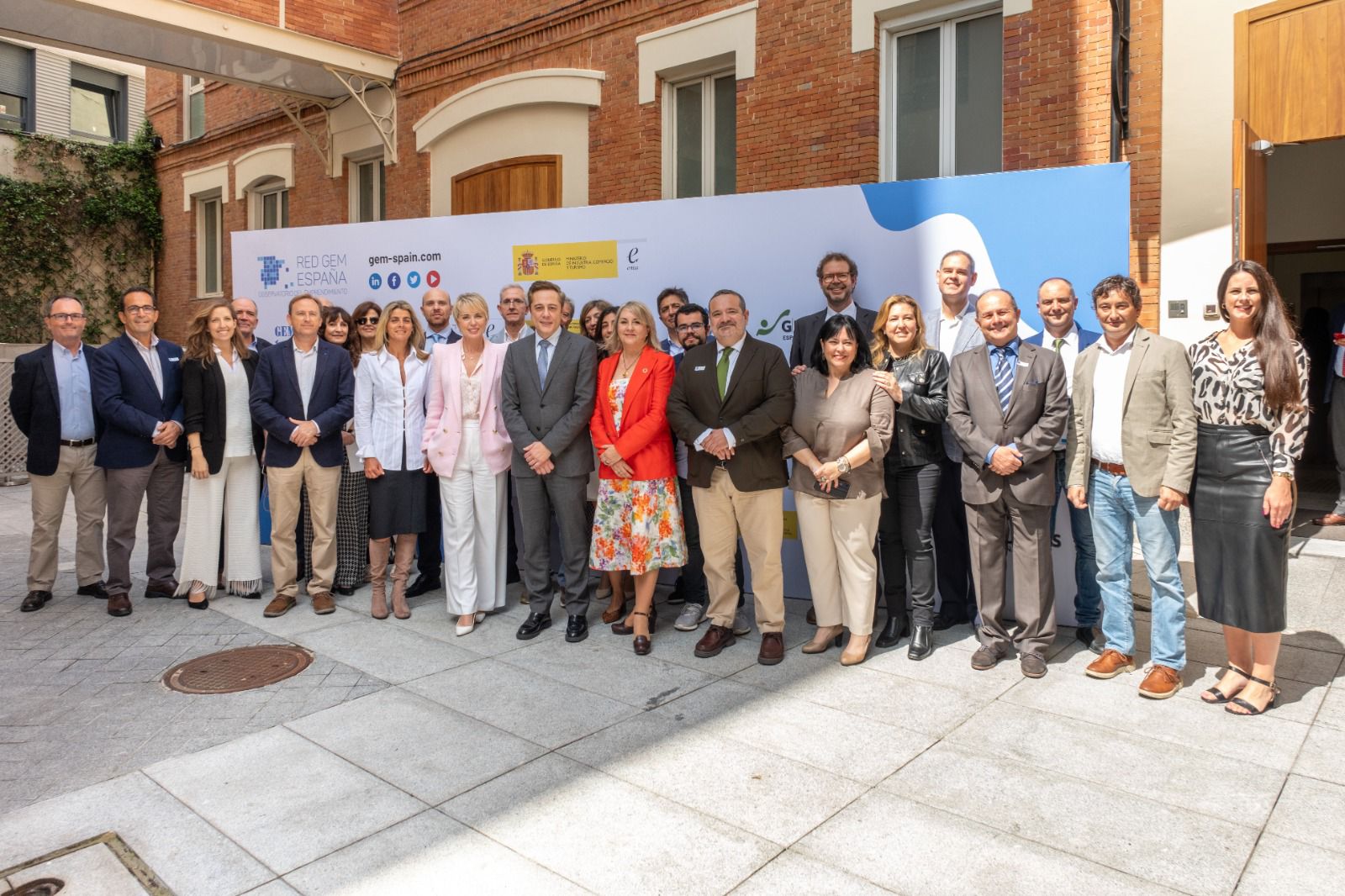 Industria Conectada 4.0 - Informe GEM 2022-2023